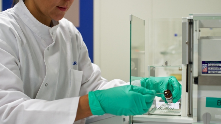 2 new Ph. Eur. reference standards and 5 replacement batches released ...